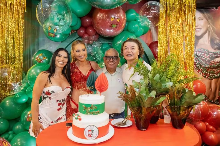 Virginia Fonseca vai à quadra da Grande Rio pela primeira vez em 2026 ...